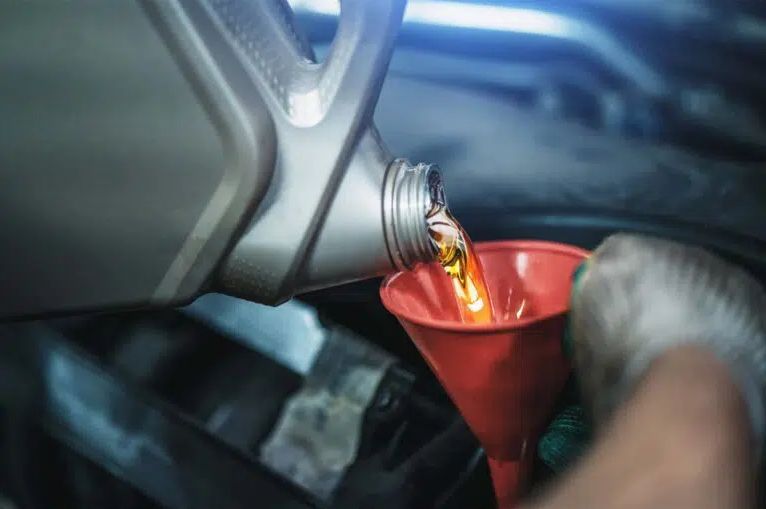 Semi Synthetic Engine Oil - Doctor Garage